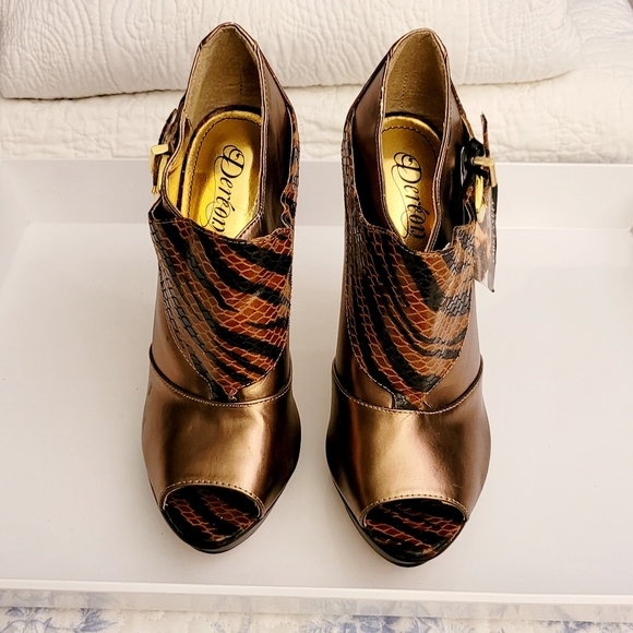 Dereon | Shoes | Dereon Platform Bootie Heels Beyonce Obsessed Bronze ...